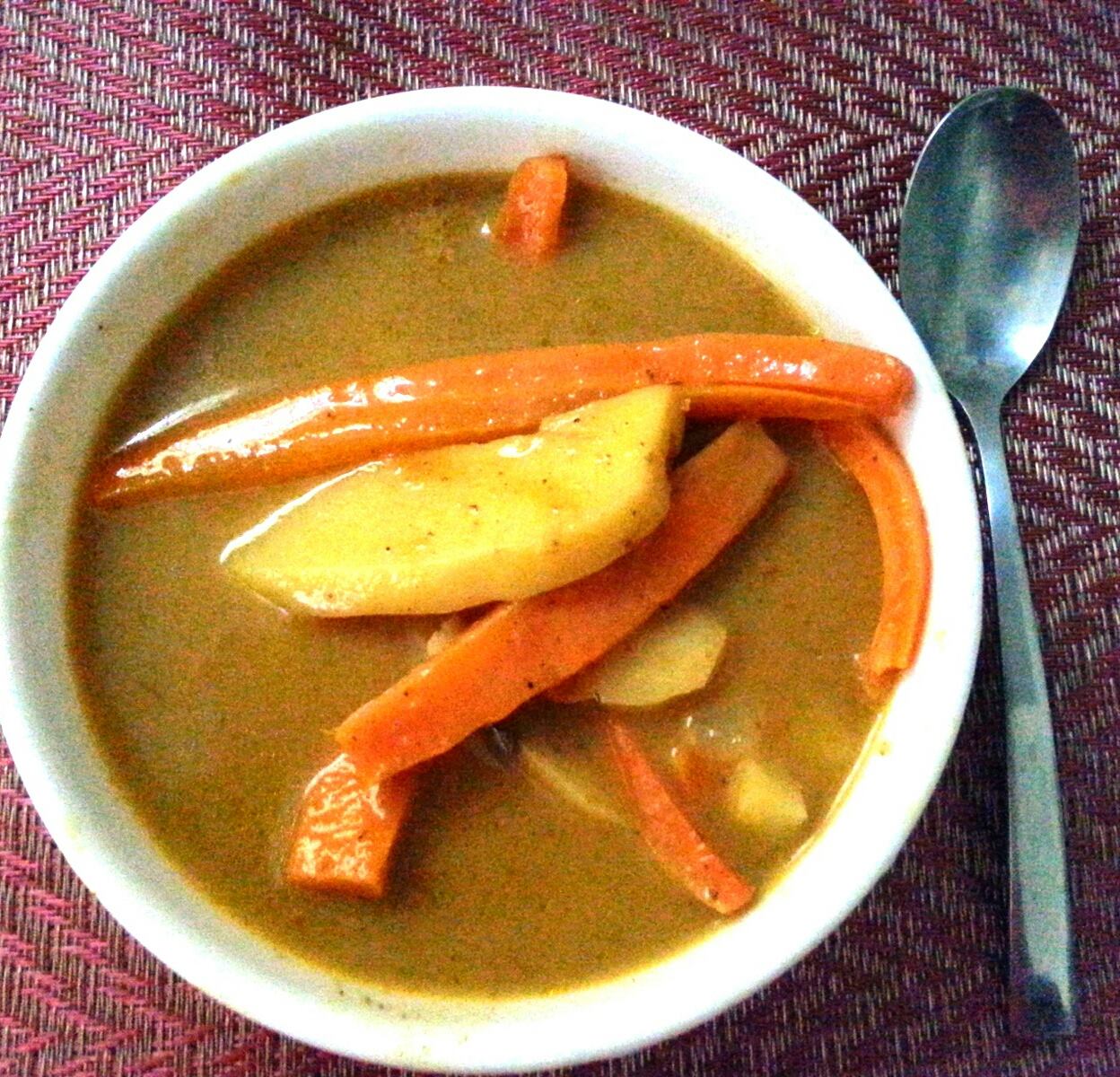 Recetas de cocina: Curri con papa y zanahoria: