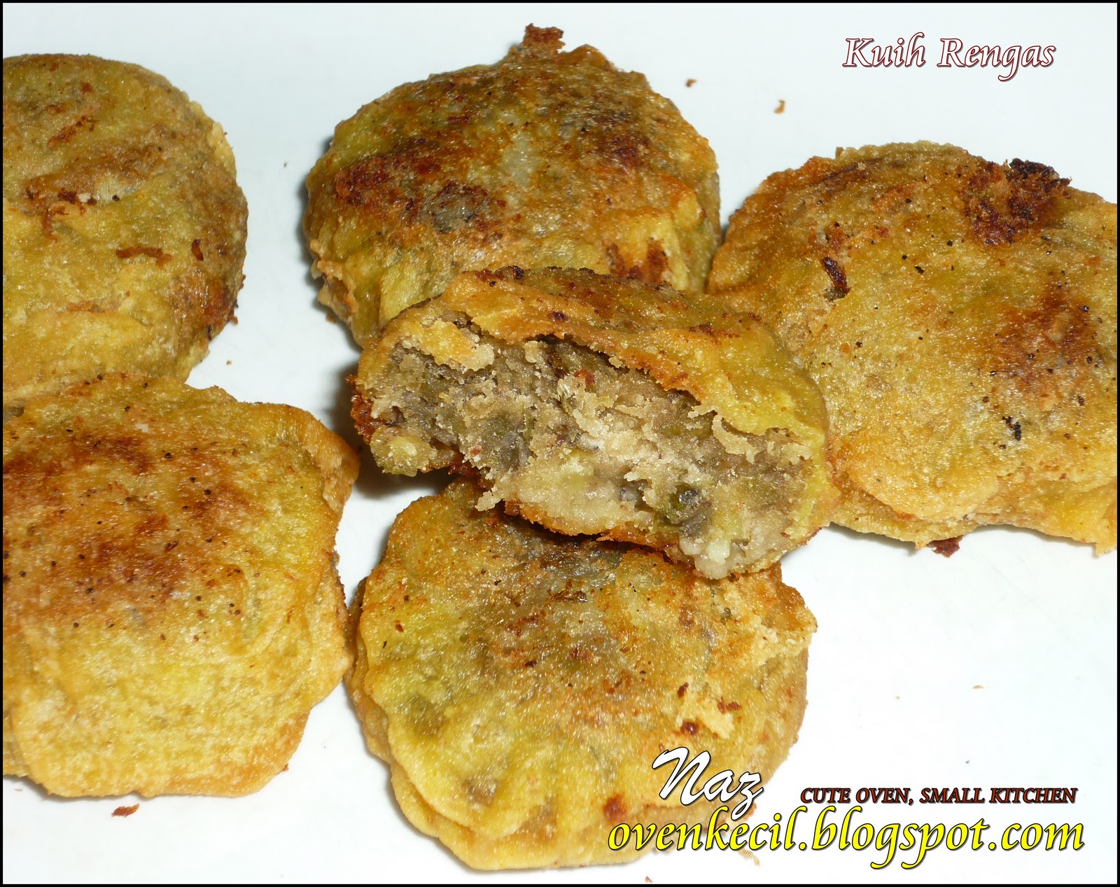 CUTE OVEN, SMALL KITCHEN: KUIH RENGAS / KUIH KACANG HIJAU / KUIH KASTURI