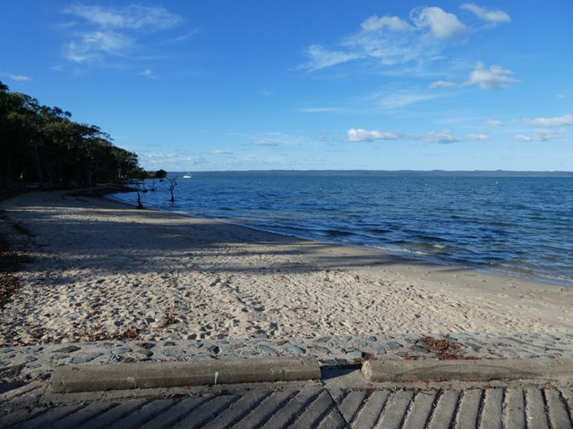 MobileMarshies: BACK TO POONA - A WALK ALONG THE 'BEACH' (2 JUNE 2016)