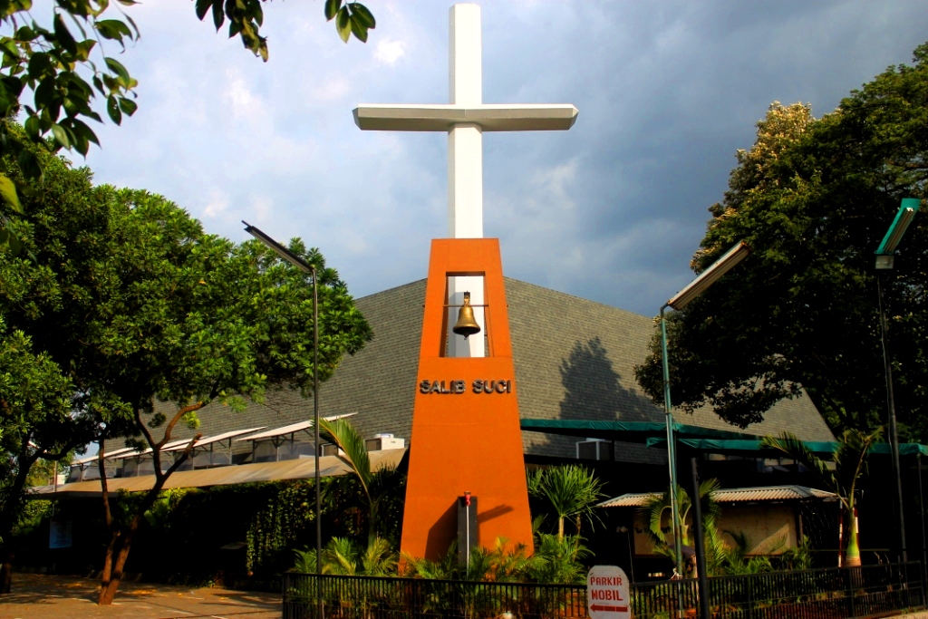 Fotografi Gereja Katolik di Indonesia: Gereja Katolik Salib Suci ...