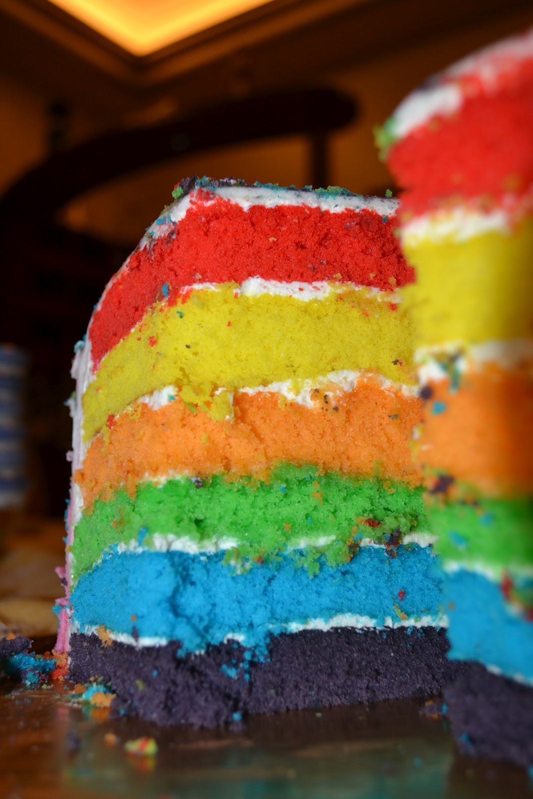 Deezert: Ombre Rainbow Ruffle Cake
