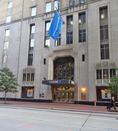 Houston in Pics: Chase Bank at Historic Gulf Building (1929) in Downtow
