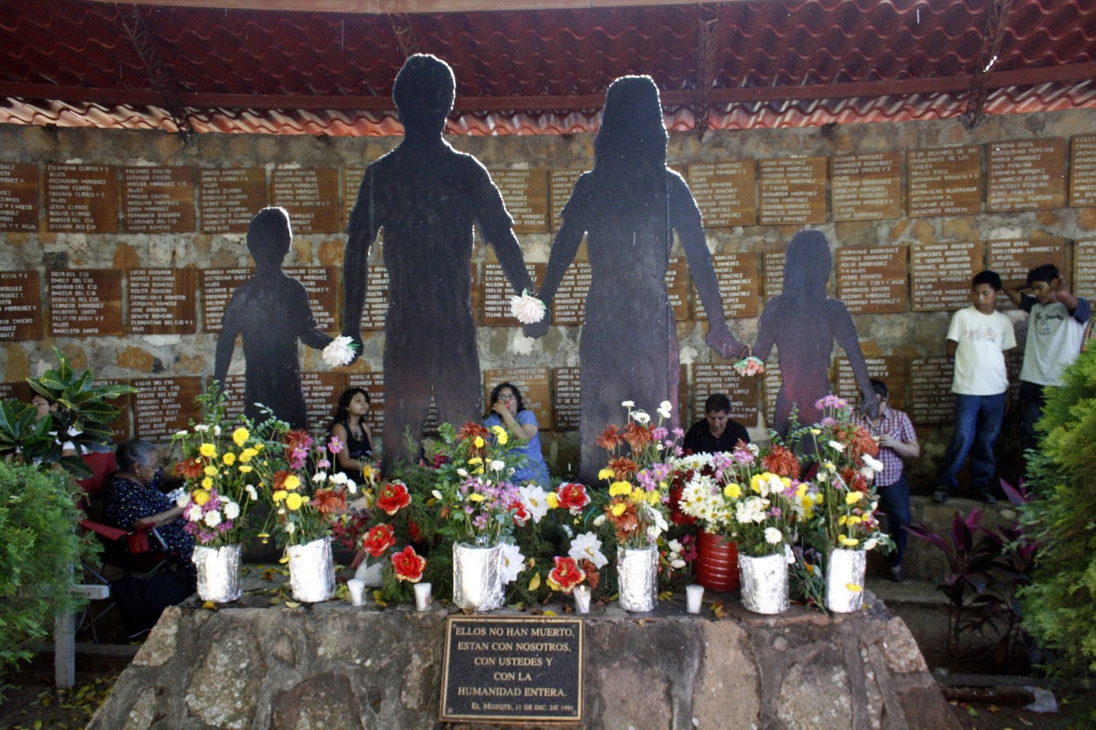 .: Masacre en El Mozote, Morazán. Diciembre 1981 - 2016