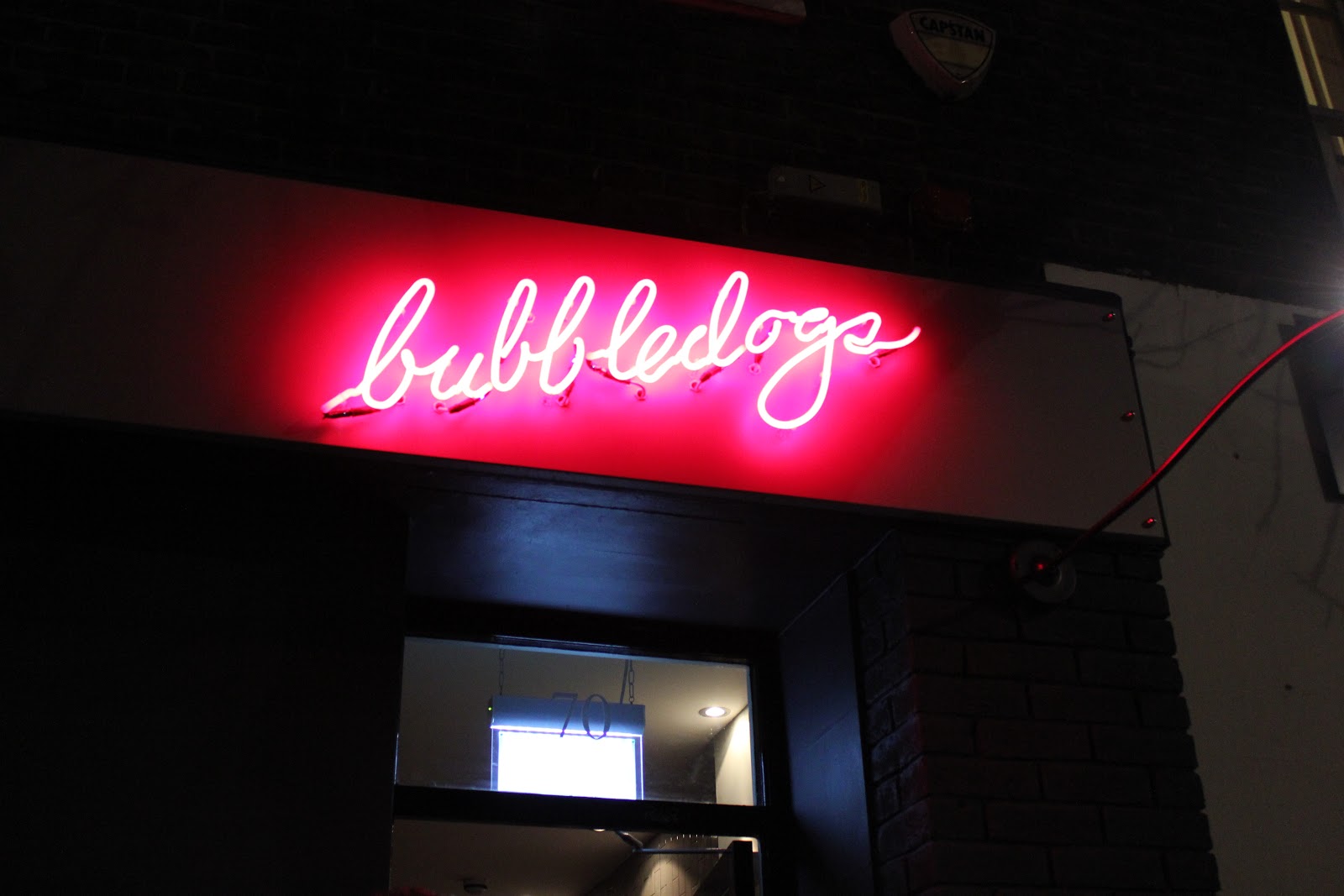 What Carrie Thinks: Restaurant Review: Bubbledogs
