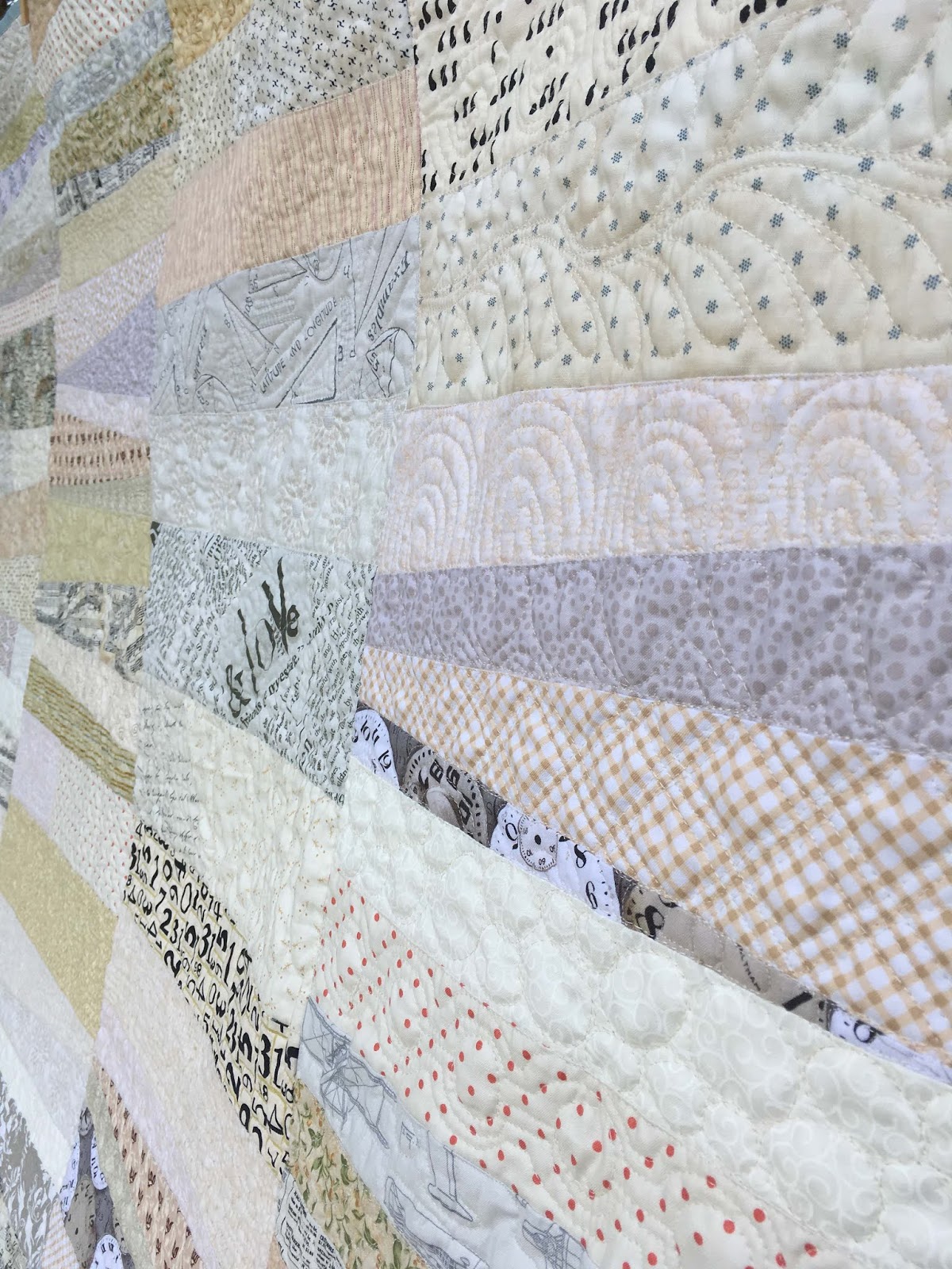 Studio Dragonfly: Scrappy Neutral Quilt For A Master Bedroom