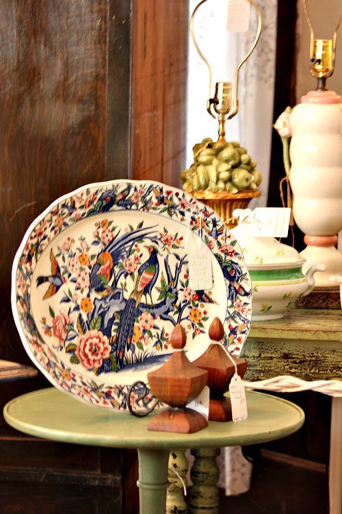 Olive Out: Broome Closet Booths {CeCe Caldwell Visits}