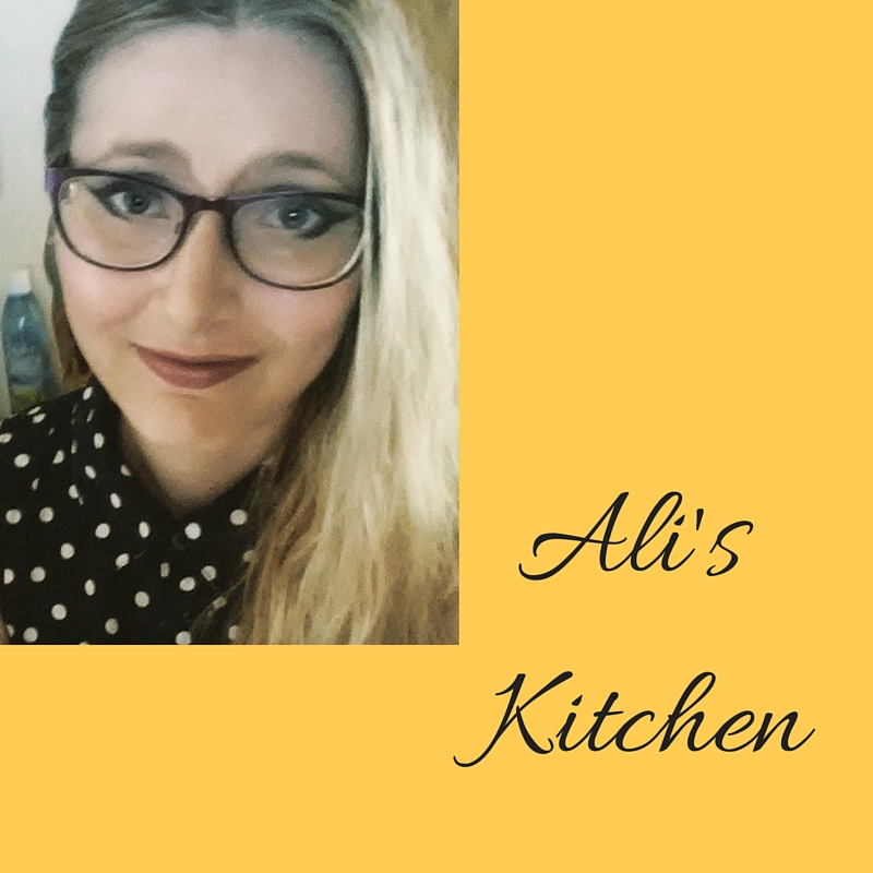 ALI'S KITCHEN 1: THAI CHICKEN CURRY - the millennial who's good at nothing