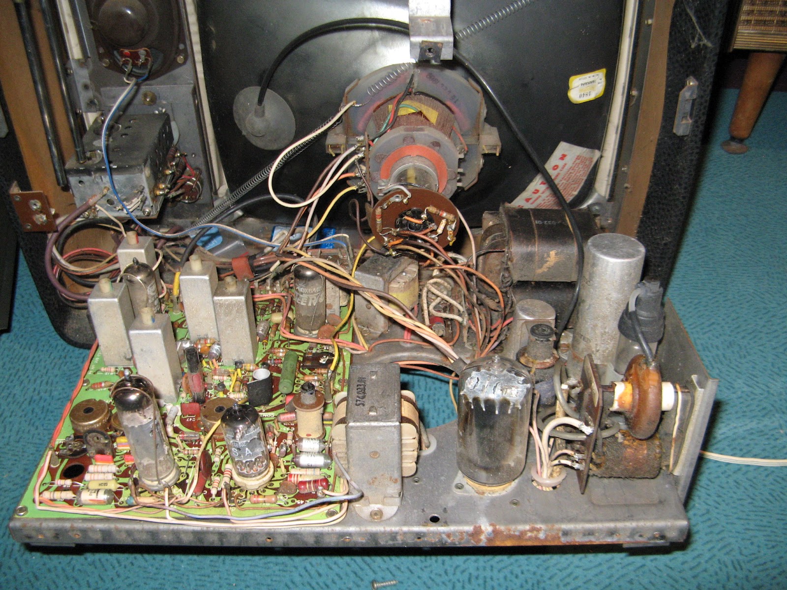 NZ Vintage Television: Pye T25Y 16" Portable TV - Updated 24/5/2019