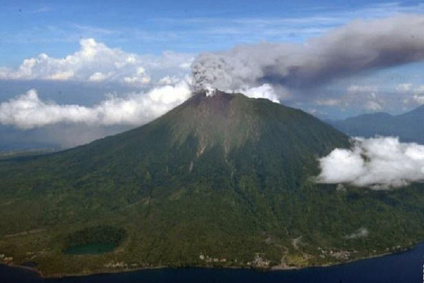 Bali Free Information: Mount Raung Eruption Comes to Bali