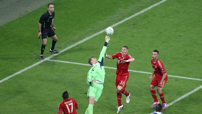 Refereeing World: Additional Assistant Referees – a success story for UEFA