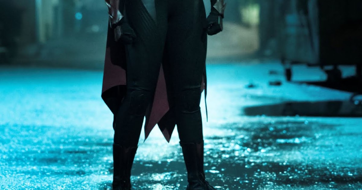 SNEAK PEEK : "Batwoman: Bat Girl Magic!" on The CW