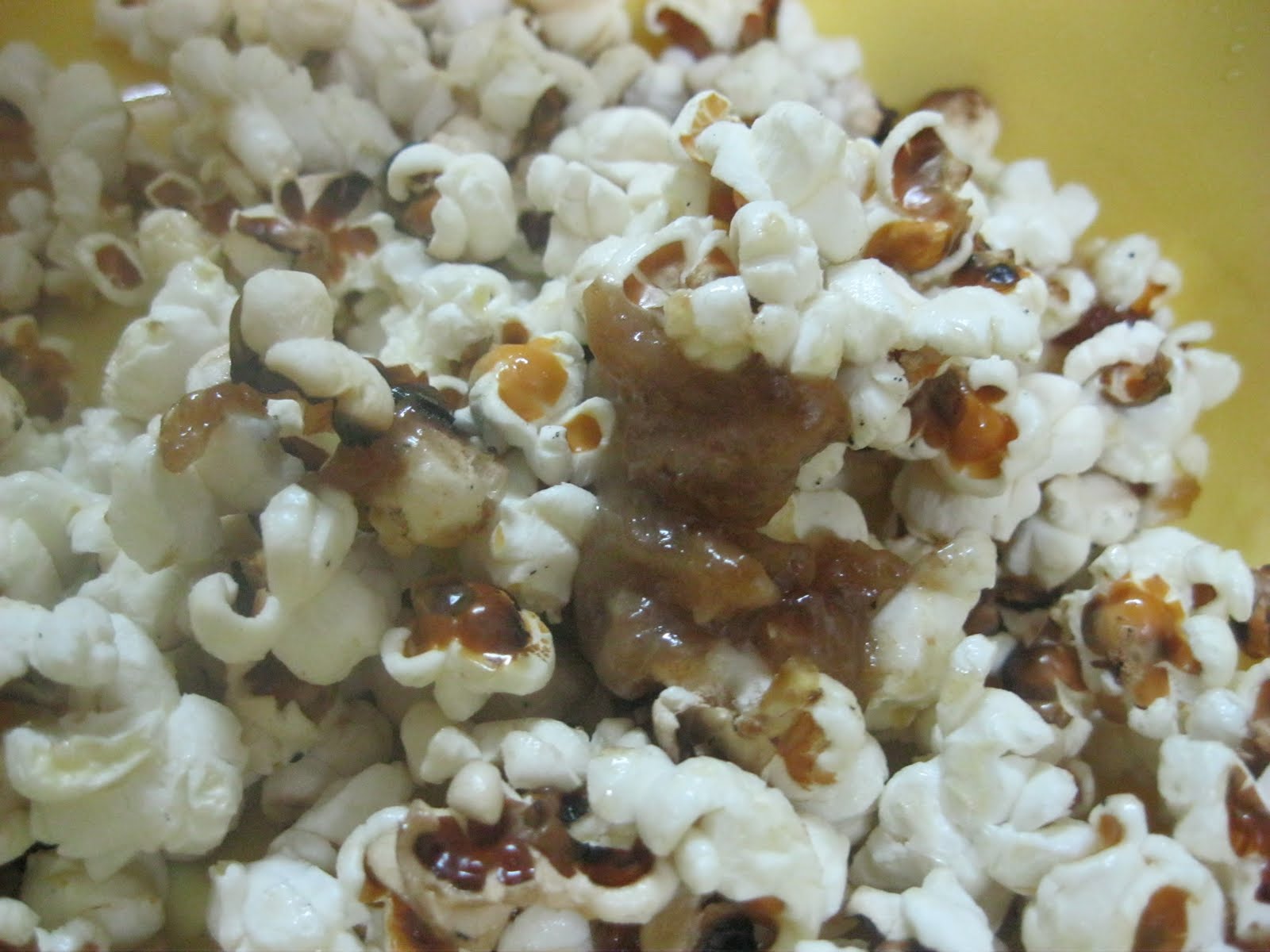 Mmm. Food.: Mock Caramel Corn/Sticky Date Popcorn!