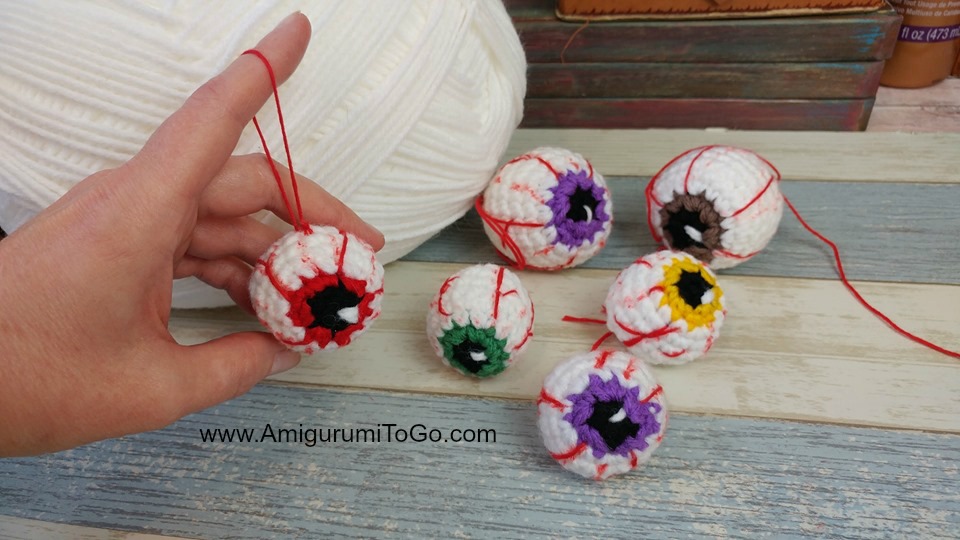 Crochet Small Eyeball Pattern With Video Tutorial