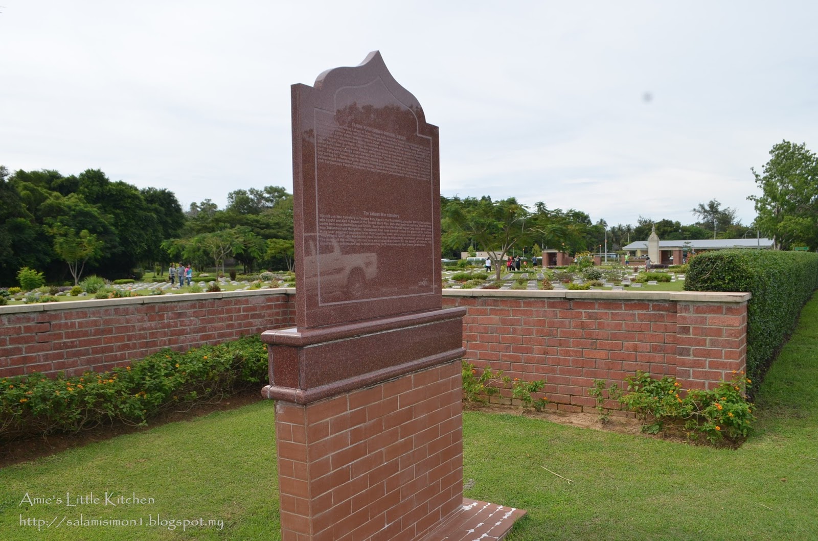 World War II Memorial ( Tugu Peringatan Perang Dunia II) di Labuan ...