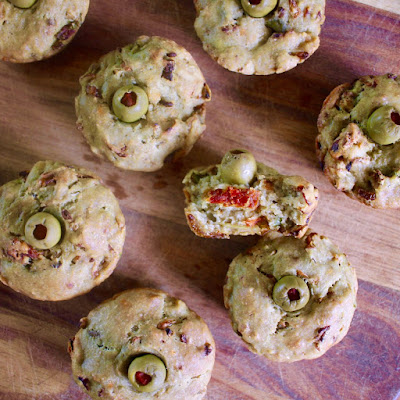 Green Gourmet Giraffe: Vegan muffins with tofu feta, olive and sun ...
