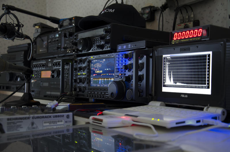 Amateur Radio - Malaysia: Ham Shack How it looks....
