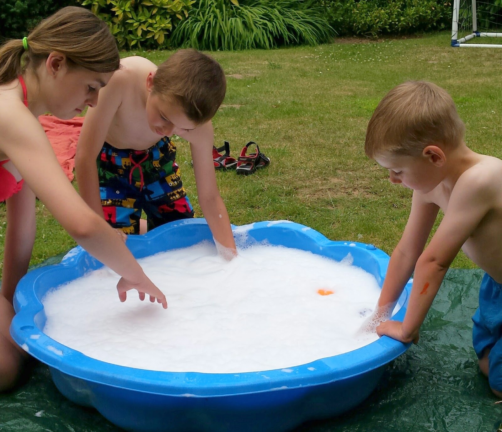 paddling pool - English walls