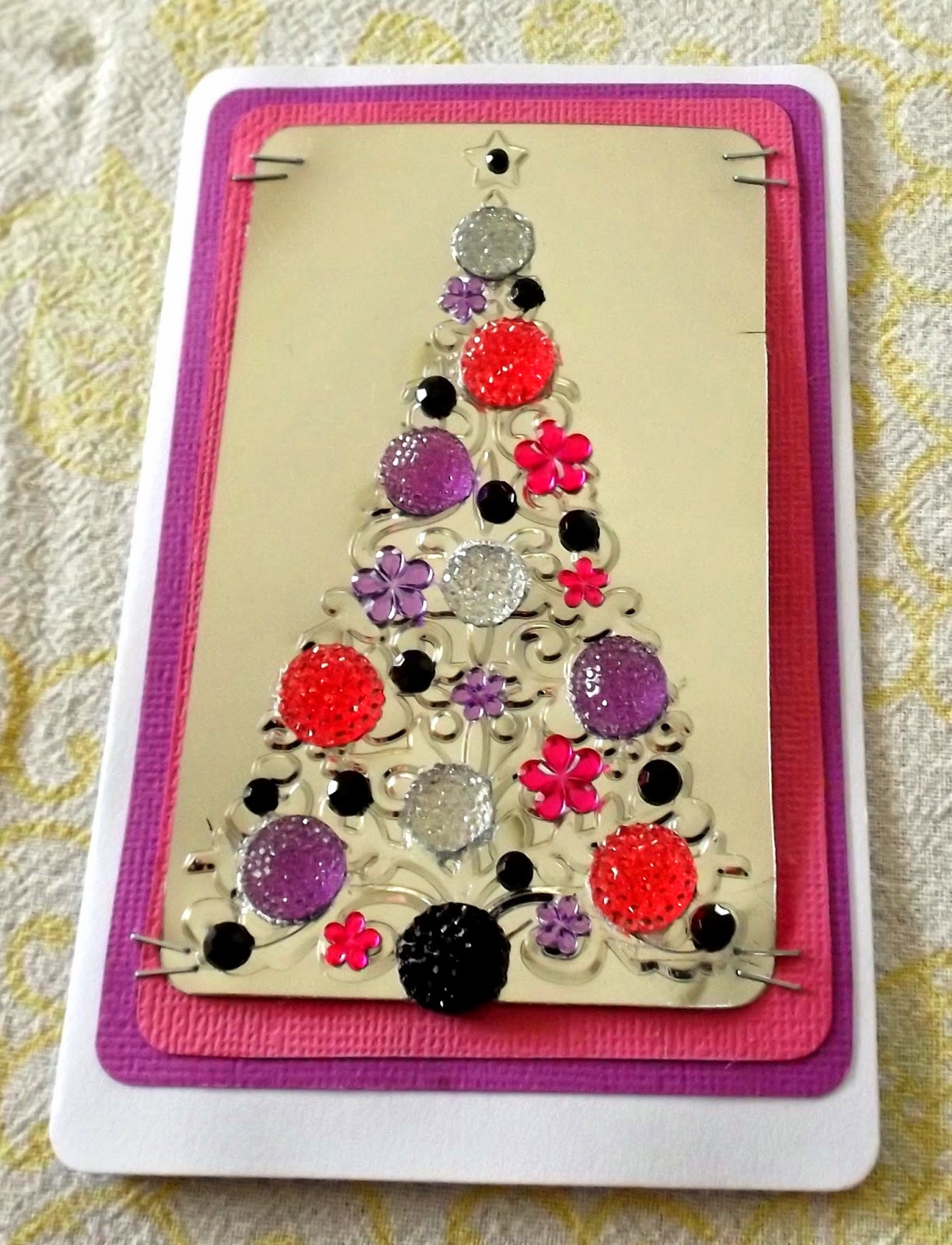 Colourblast!: Christmas cards with rhinestone dots