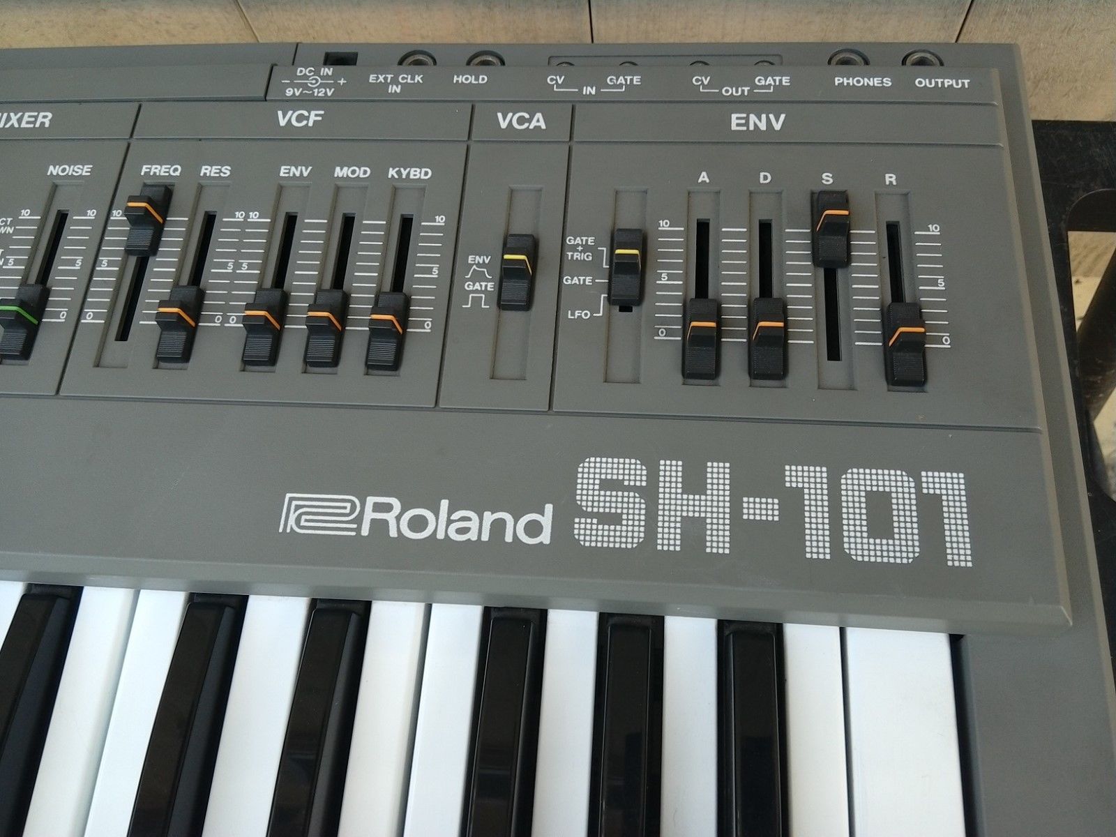 MATRIXSYNTH: Roland SH-101 monophonic synthesizer