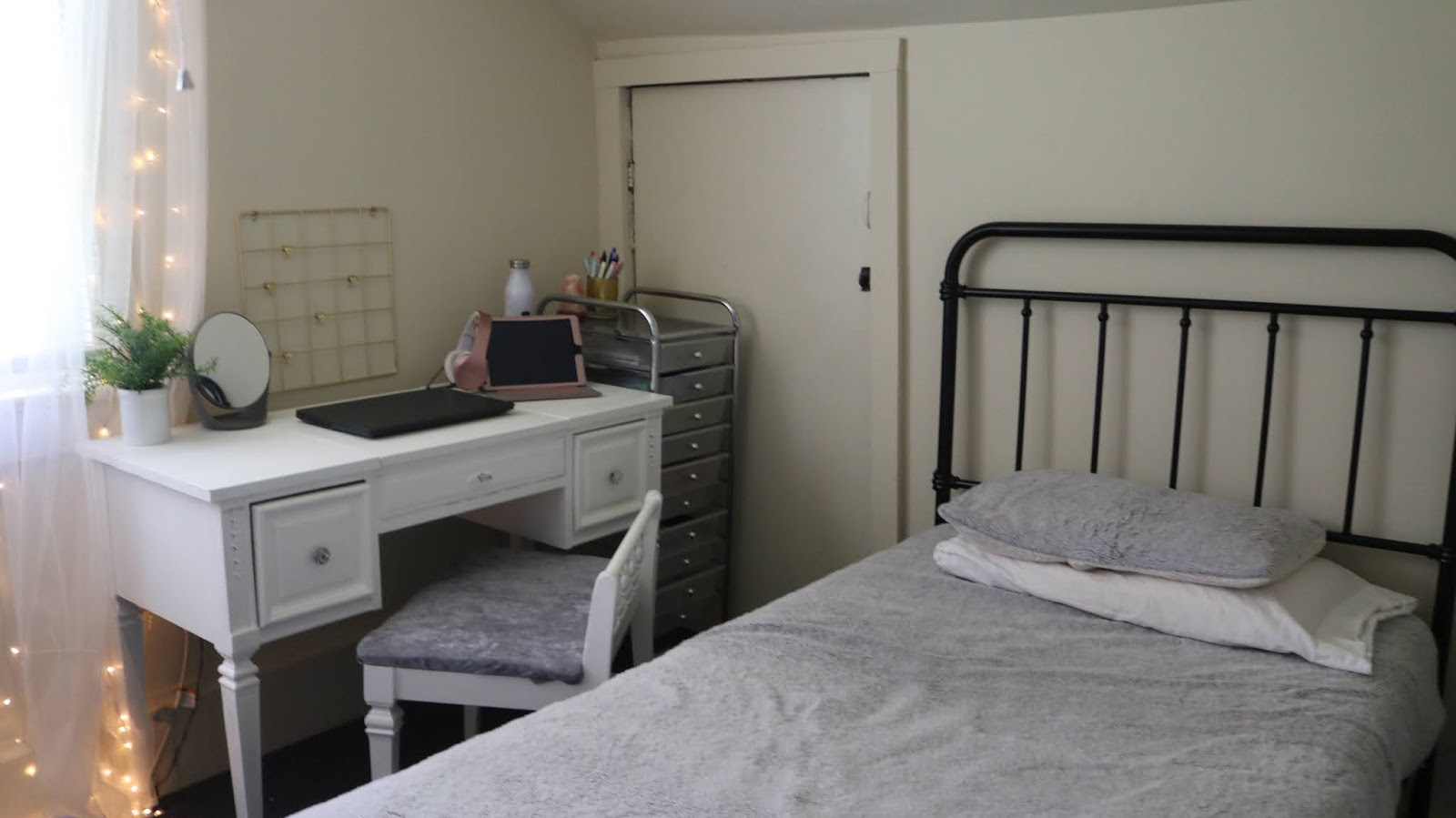 HELLO CRISST: Tween Bedroom Makeover | Room Tour | Budget Friendly