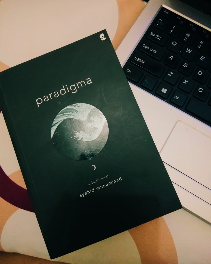 Review Novel "Paradigma" karya Syahid Muhammad