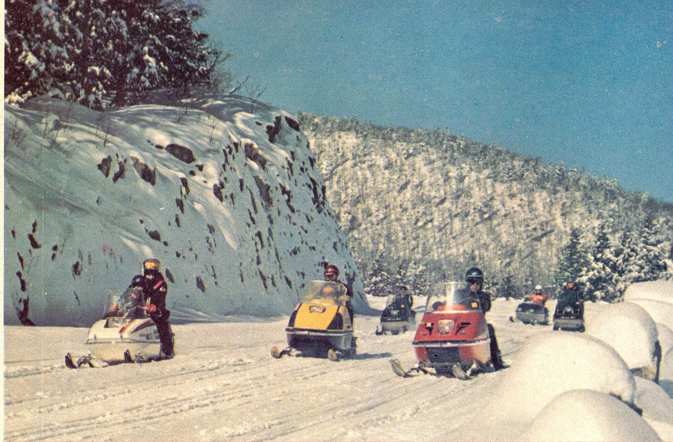 CLASSIC SNOWMOBILES OF THE PAST: SNOWMOBILING IN THE GOOD OLD DAYS
