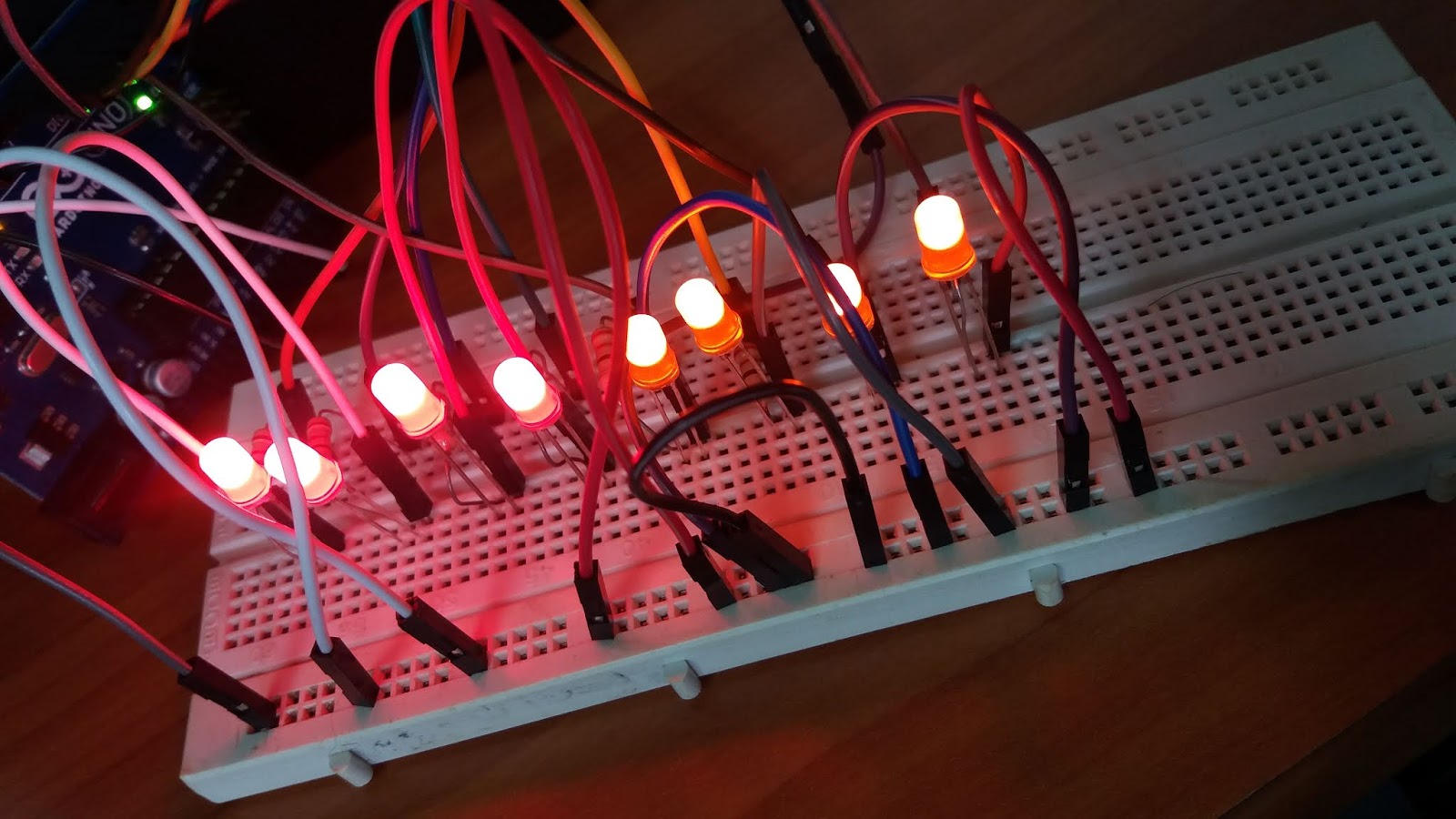 PRÁCTICA #4: CIRCUITO CON ARDUINO + LEDS - PRENDIDO EN SECUENCIA ...