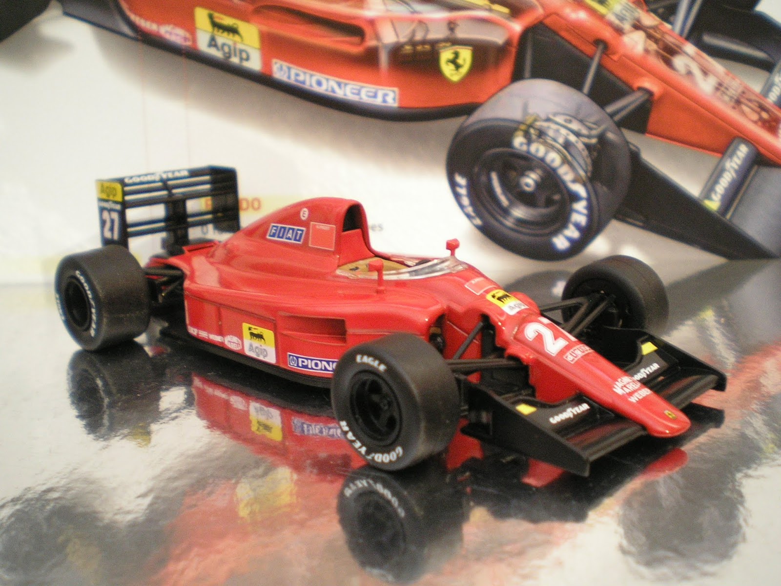 QUATRO RODINHAS: Ferrari 642/F1-91 - Alain Prost (1991)