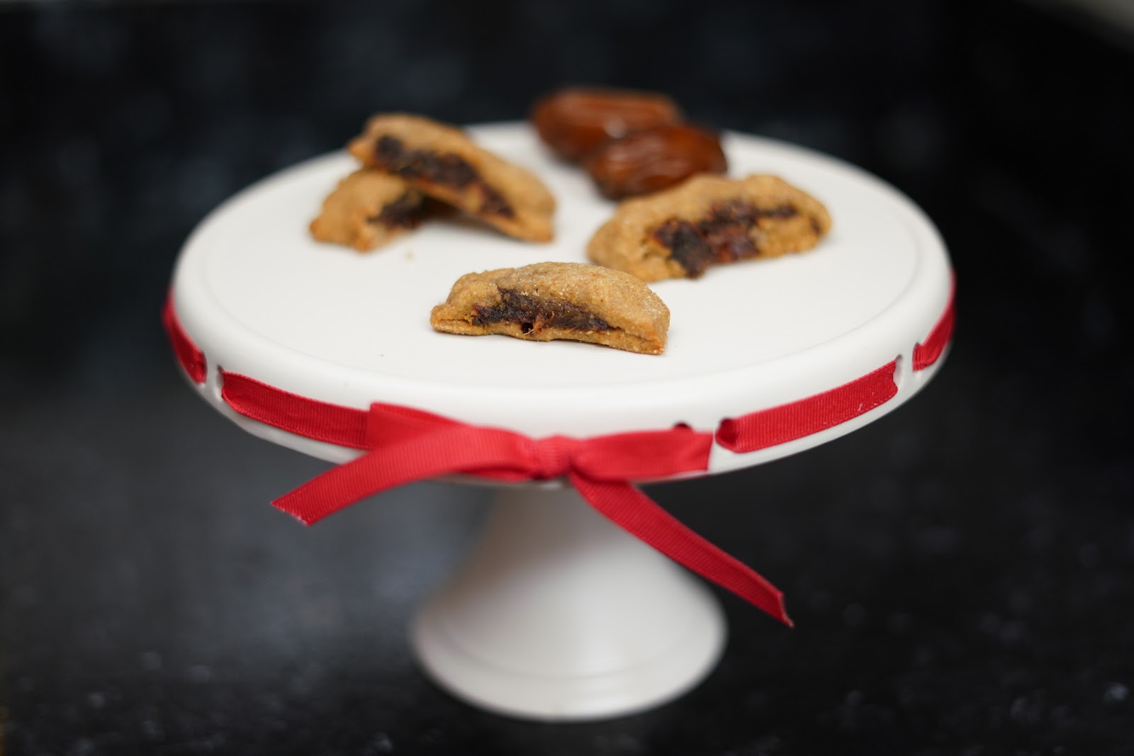 EmilyCanBake: Date Rolls