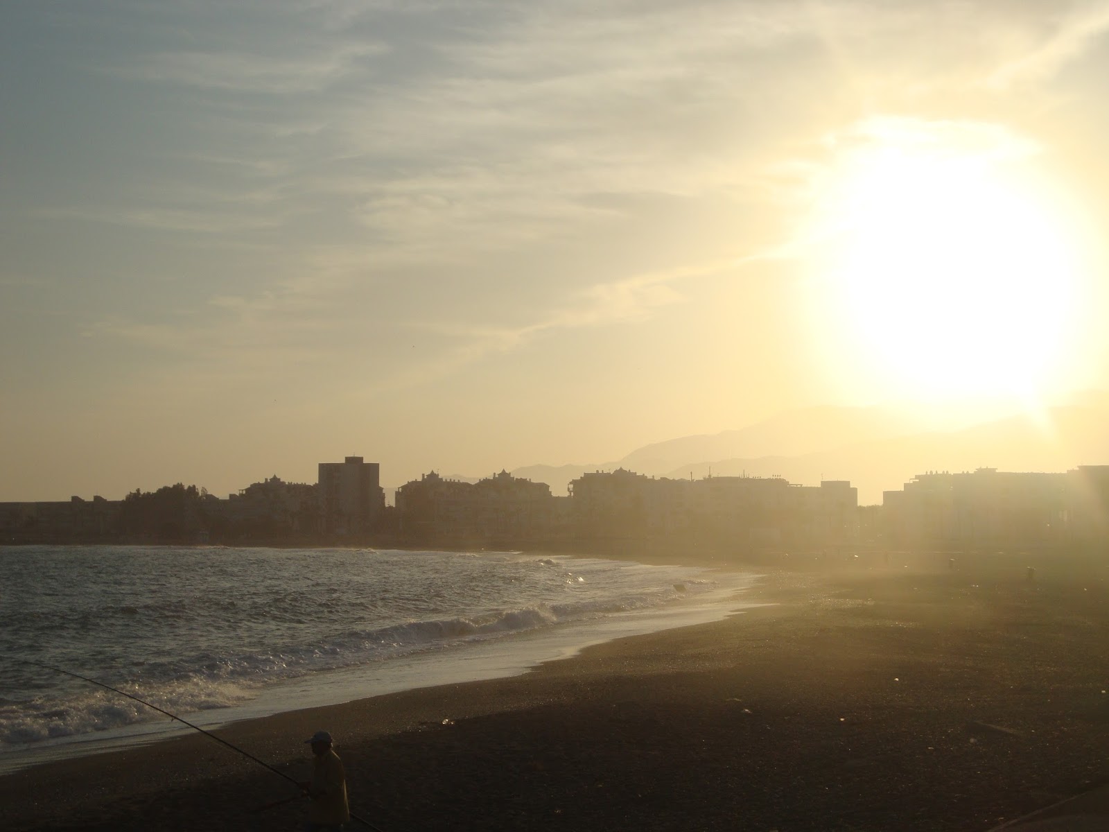 Maneti Lugares qUe Disfrutar: PLAYA DE PONIENTE MOTRIL (GRANADA)