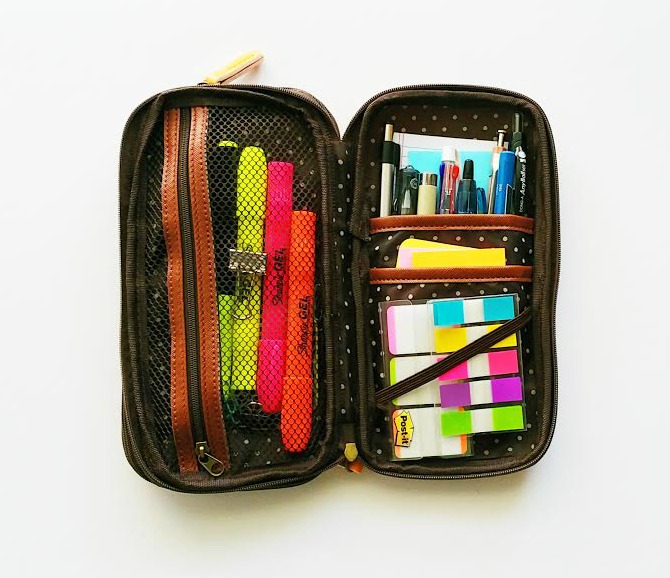 What's in my pencil case / Seaweed Kisses