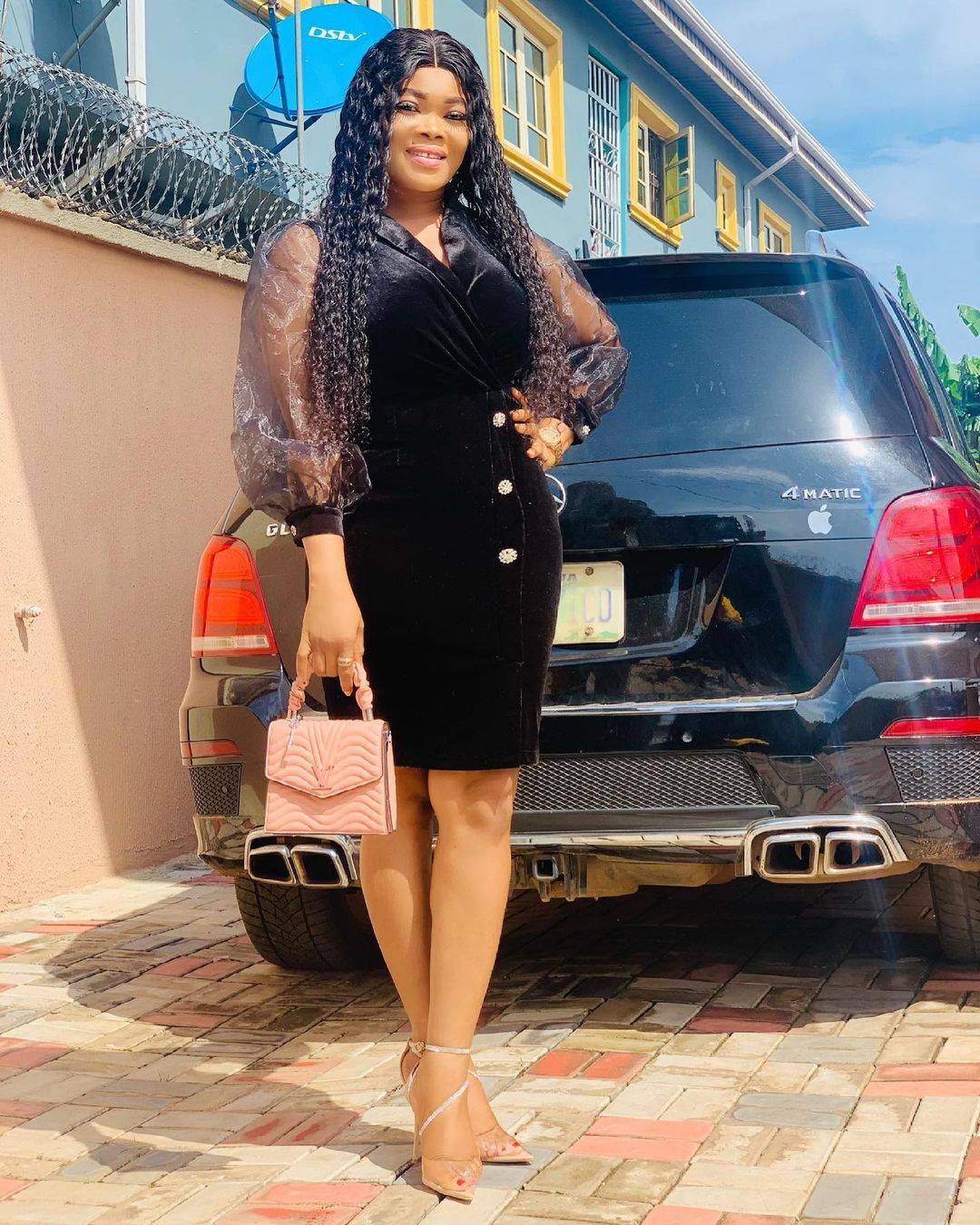 Pictures of Ruby Ojiakor car