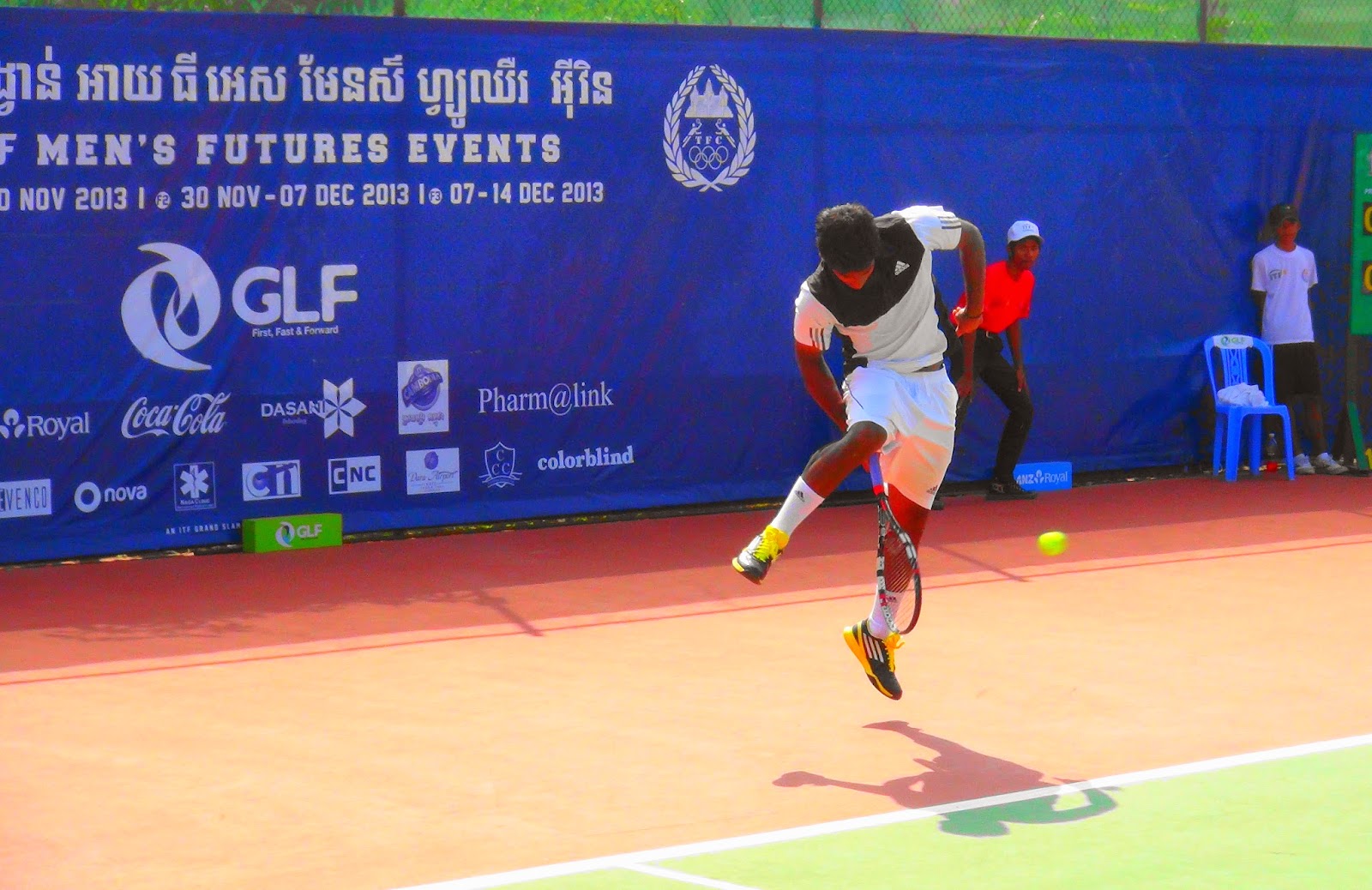 LEARNING TO HALF VOLLEY DEEP BALLS ON THE BASELINE