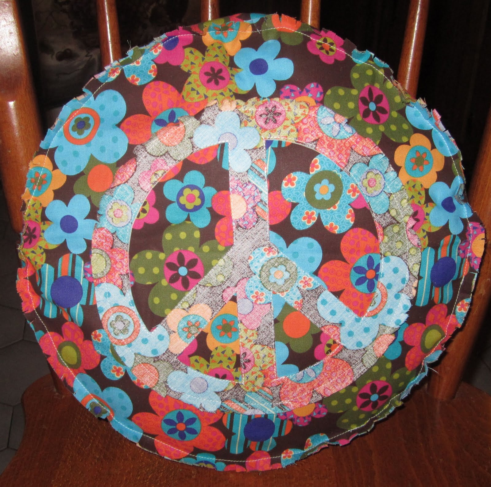 The Loopy Stitcher: Peace Sign Rag Pillow