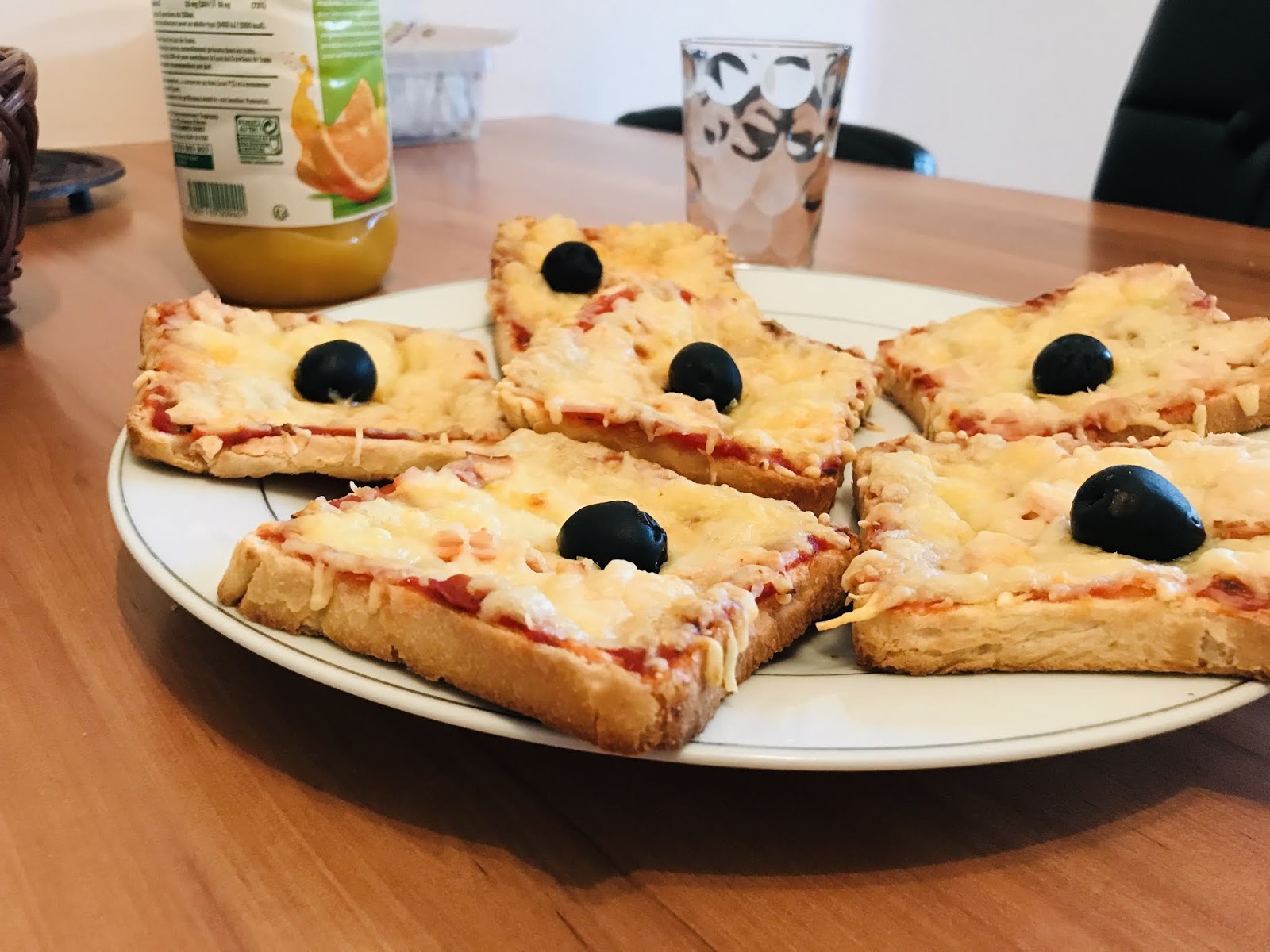 Mes Recettes Rapides: Mini Pizza Au Pain De Mie - Recette Facile
