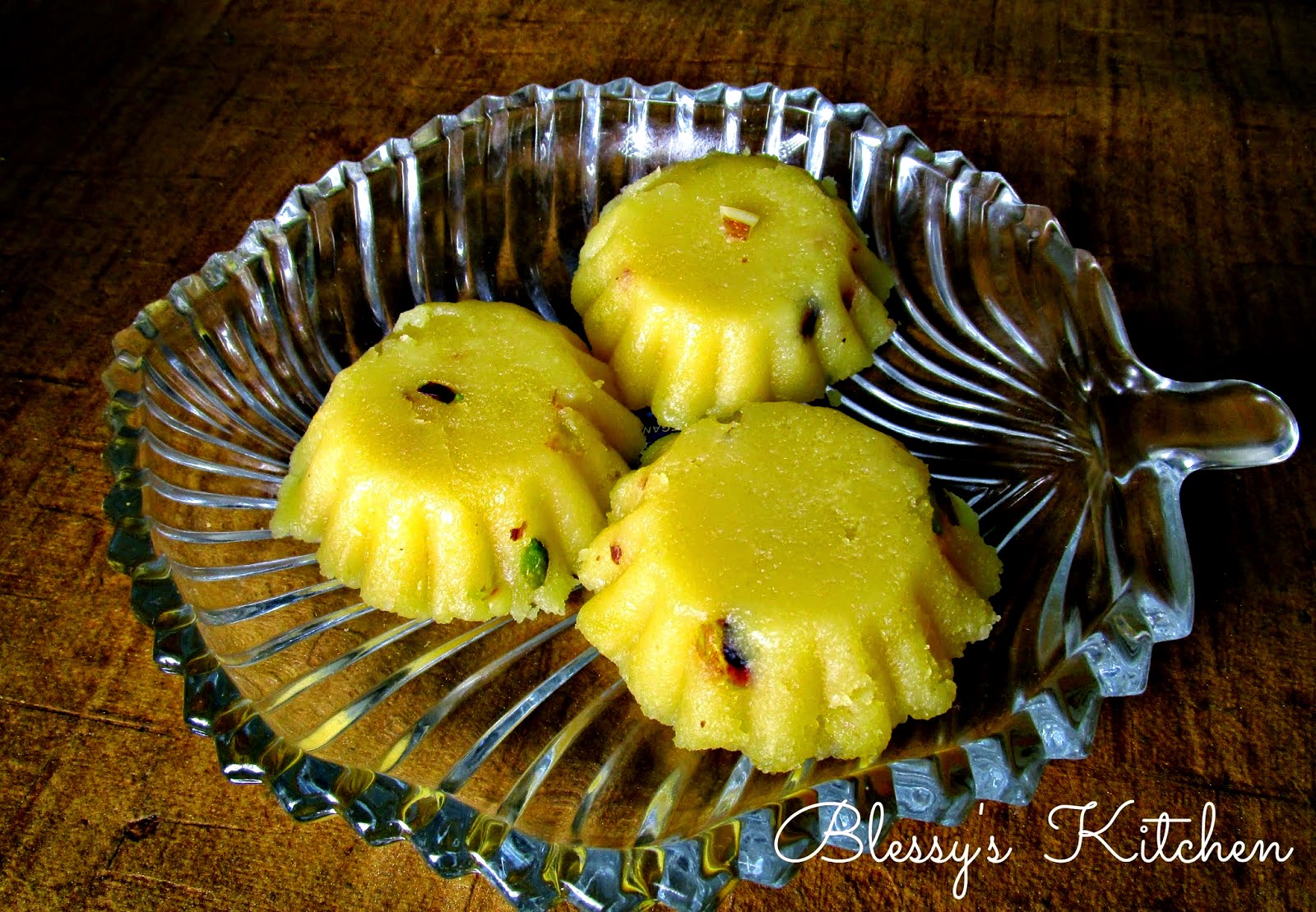 Blessy's Kitchen: Suji Halwa / Rava Kesari /Kesari Bhath