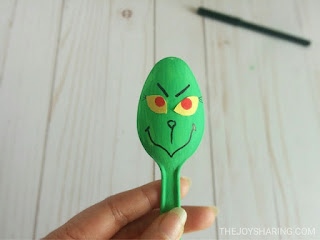 Spoon Grinch Christmas Ornament - The Joy of Sharing