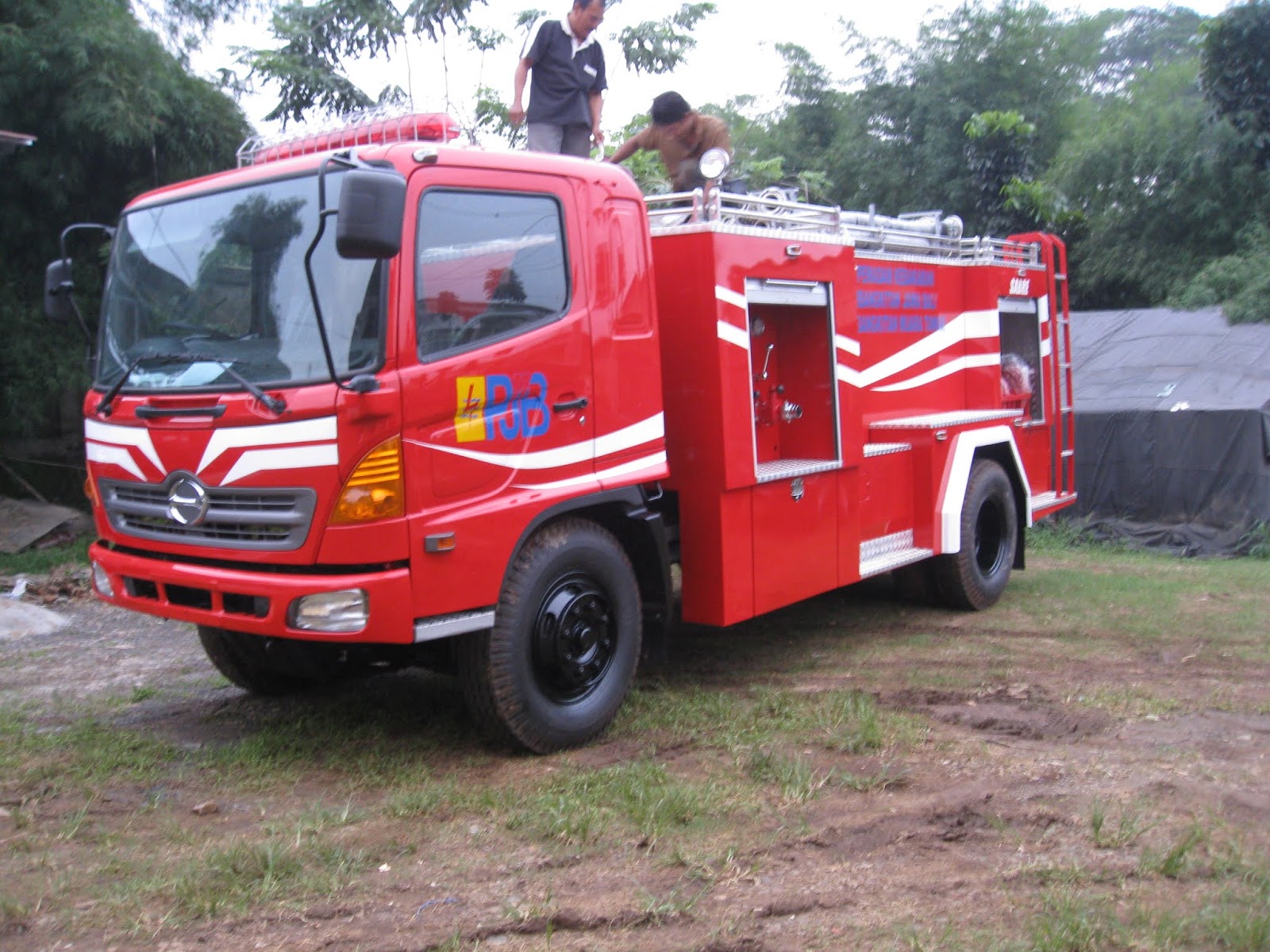Mobil Custom: FIRE TRUCK / PEMADAM KEBAKARAN