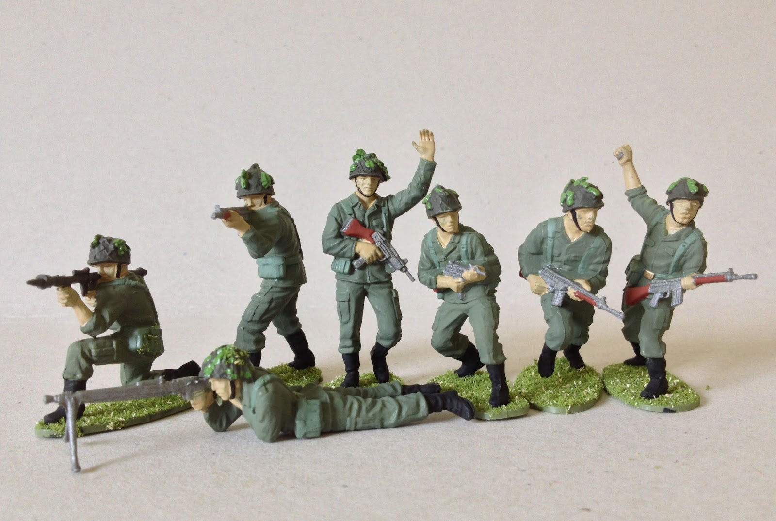 Commander of Plastic Men!: AIRFIX MODERN SERIES 1/32 SCALE