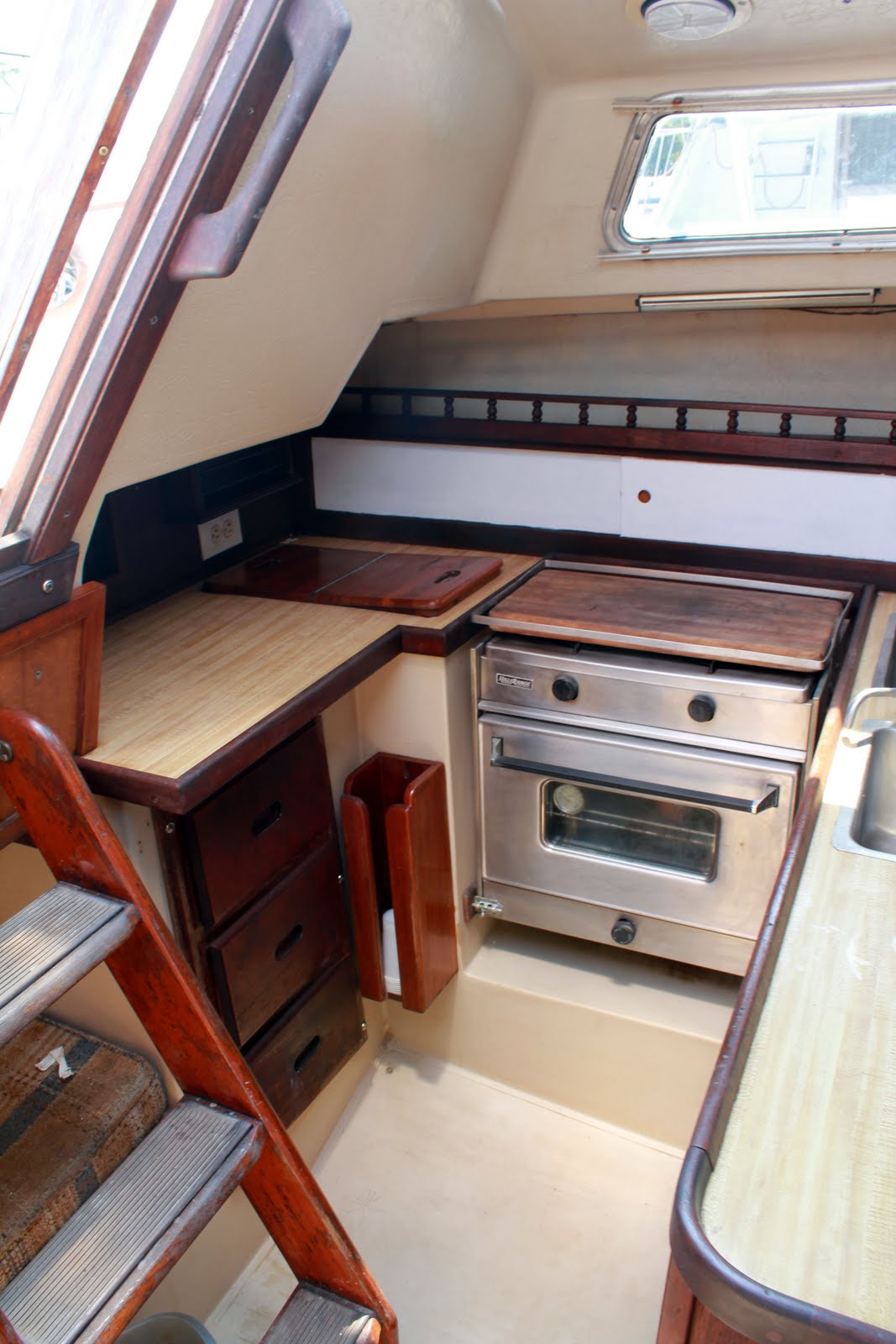 Georgetown Catalina 30 For Sale: Interior Photos