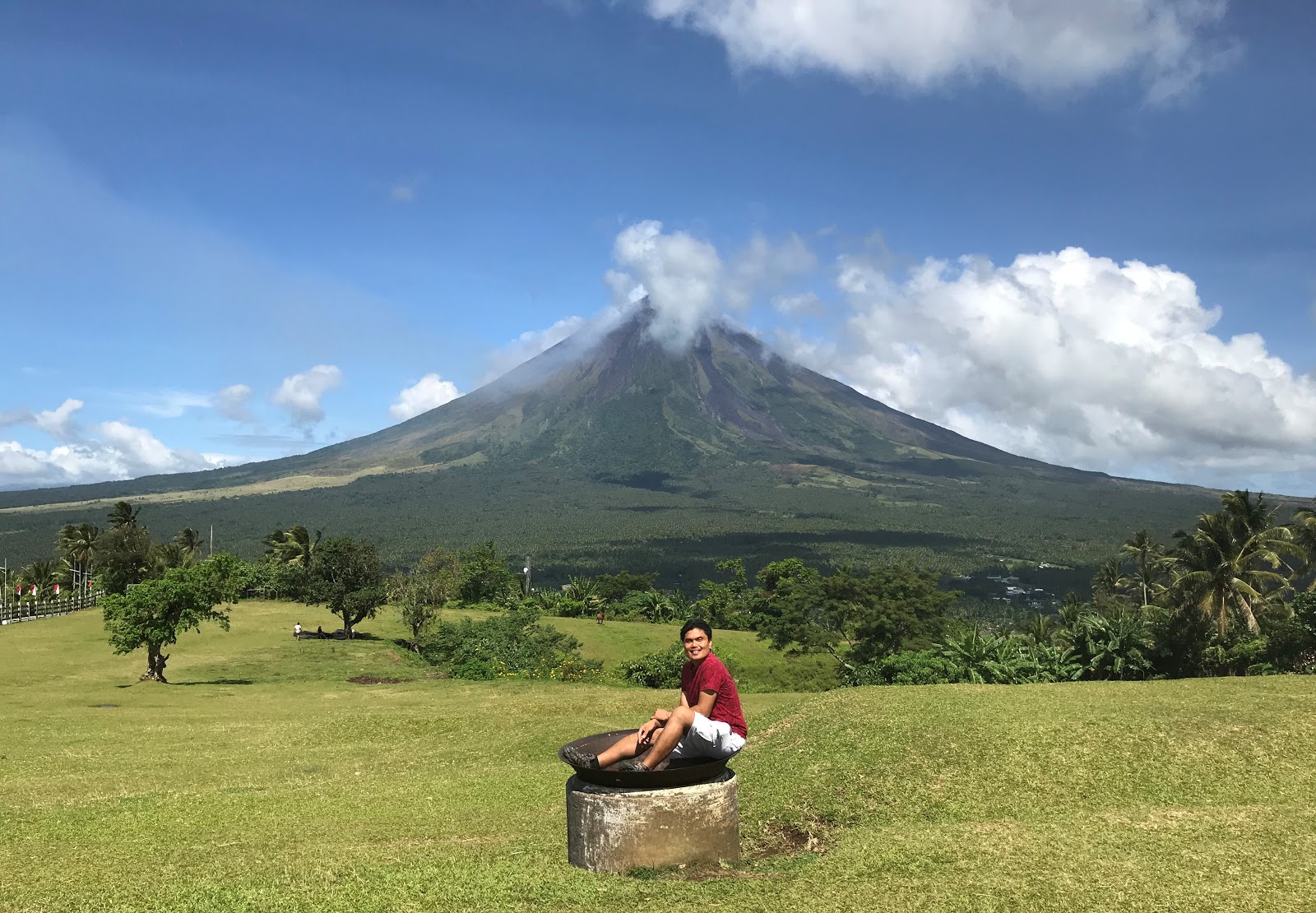 LEXICAL CROWN: THE BEST LOCATION TO CAPTURE MAYON VOLCANO