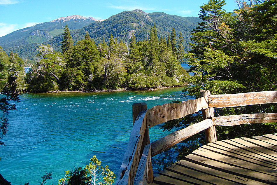 CONOZCAMOS LA ARGENTINA: EL BOSQUE LOS ARRAYANES UN LUGAR ÚNICO EN EL MUNDO