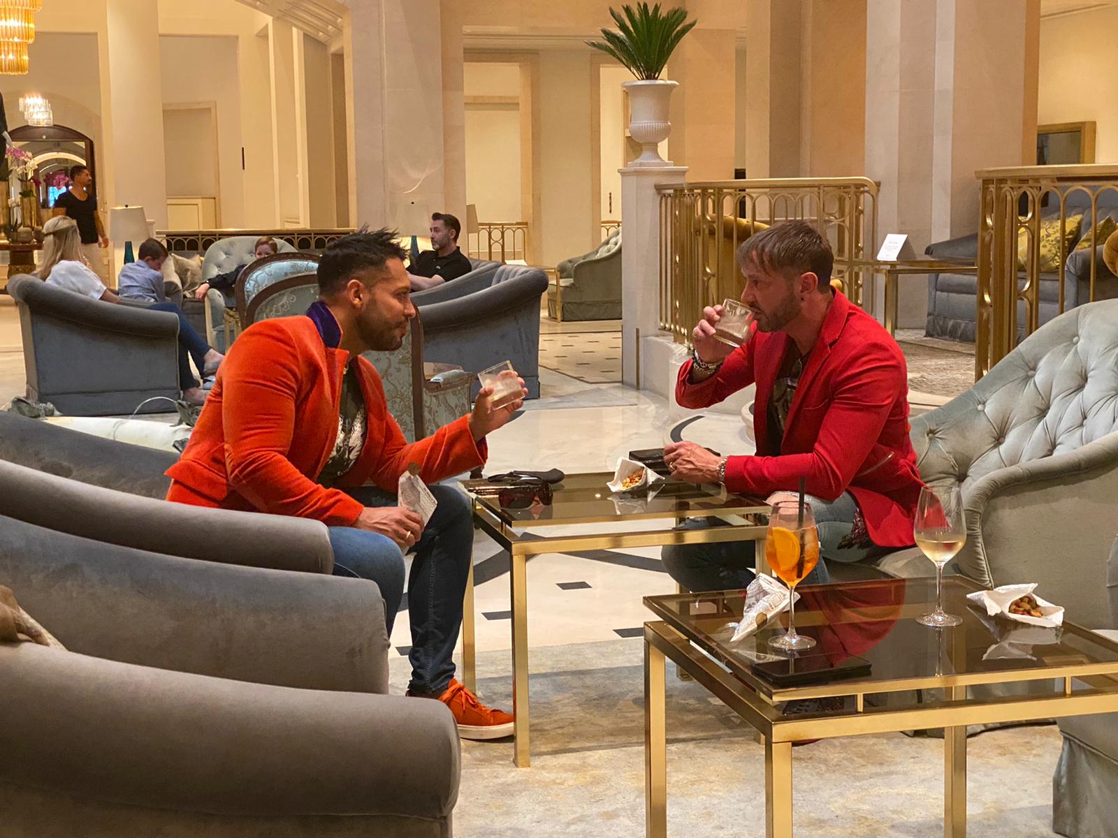 Marko Lux apago la vela de Viktor Rom en el hotel mas costoso