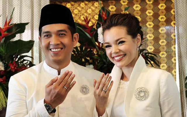 Dewi Sandra married with Agus Rahman | photo and profil | All In One News