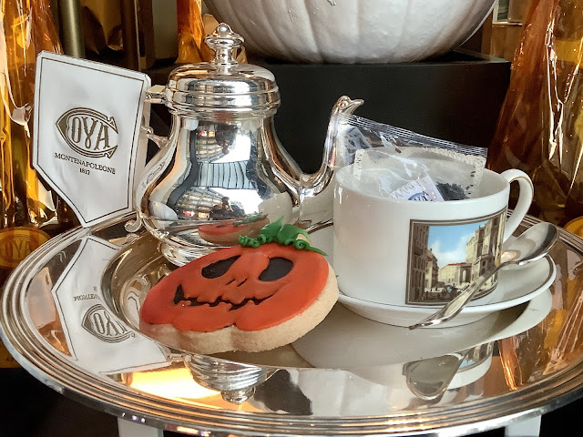 paris breakfasts: Pasticceria Cova, Pont Neuf