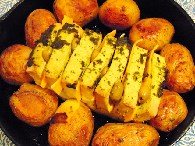 Tofu Hasselback avec petites pommes de terre