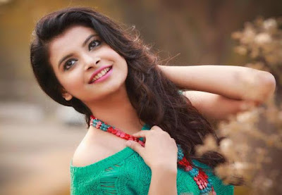 Sabnam Faria Bio & Latest Pics | Life in Bangladesh