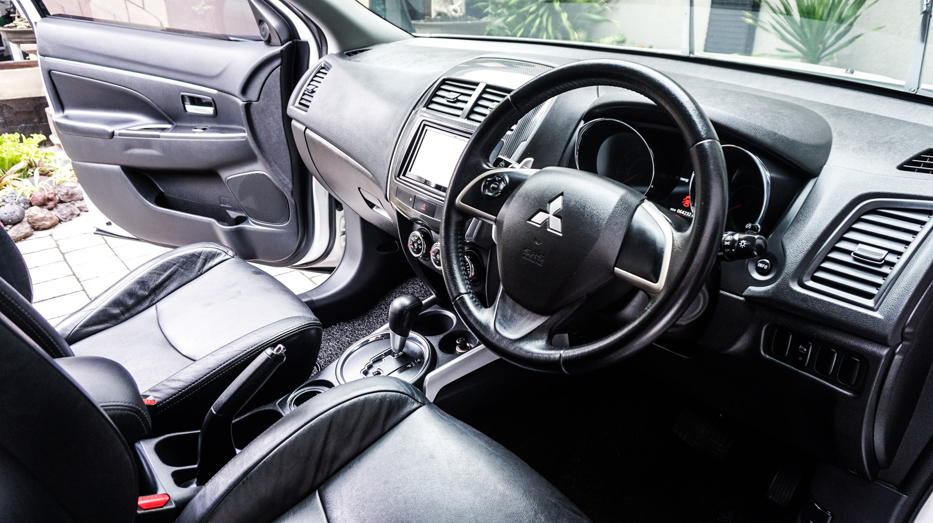 Mitsubishi Outlander Sport PX 2.0 L 2015, Rp. 220.000.000