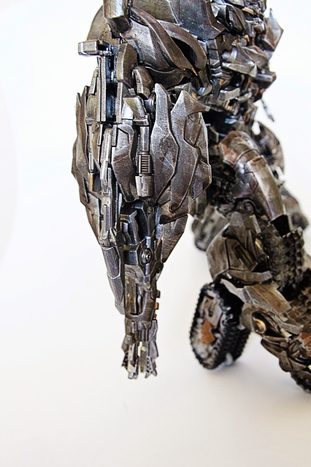 Minor/Repaint: - Leader Class Megatron 2009 ROFT custom | TFW2005 - The ...