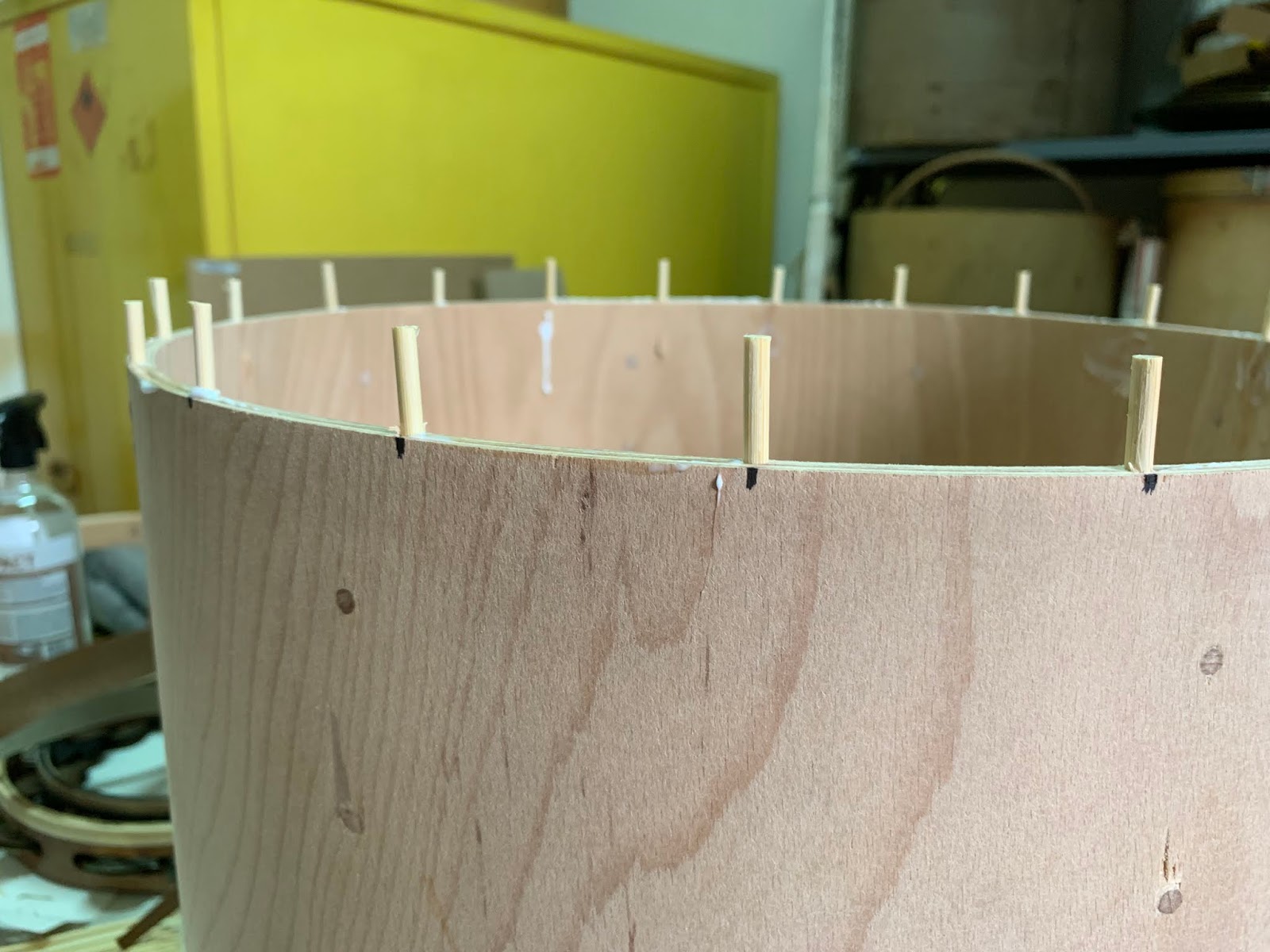 Percusize Me!: Construcción de un atabal renacentista ("Long drum").